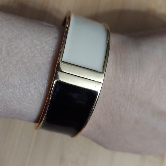 Jewelry | Vintage Textured Goldcolor Block Enamel Creamblack Hinged ...